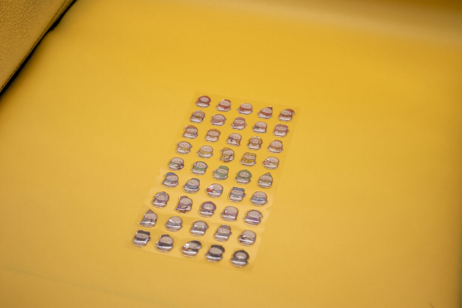 Doming Resin - Automatic Sticker Resin Doming Machine for 3D Epoxy ...